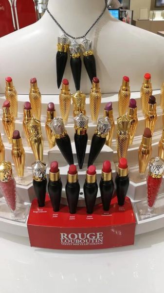 萝卜丁口红是什么牌子_Christian Louboutin口红多少钱-第1张图片-山城妙识 萝卜丁口红是什么牌子_Christian Louboutin口红多少钱-第1张图片-山城妙识