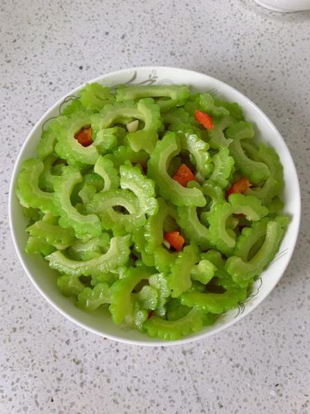 清炒苦瓜怎么做不苦_清炒苦瓜焯水几分钟-第2张图片-山城妙识 清炒苦瓜怎么做不苦_清炒苦瓜焯水几分钟-第2张图片-山城妙识