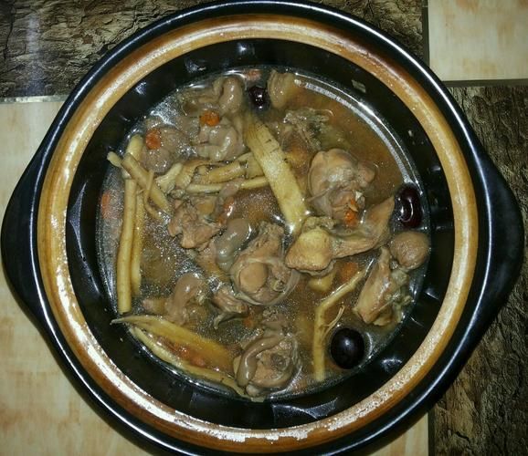 兔子肉里炖啥最好吃_经典搭配推荐-第1张图片-山城妙识 兔子肉里炖啥最好吃_经典搭配推荐-第1张图片-山城妙识