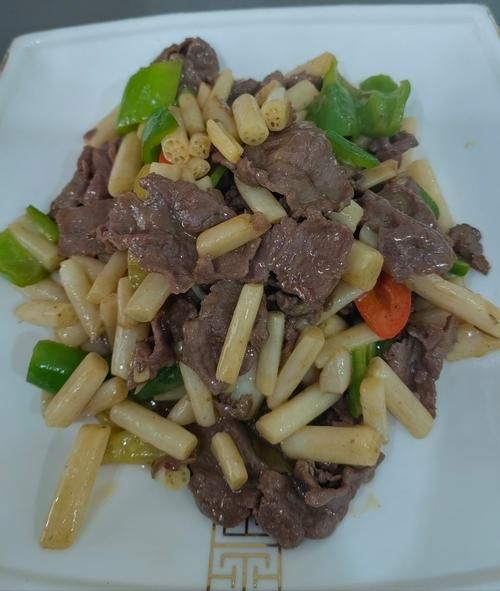 酸辣藕尖炒牛肉怎么做_藕尖炒牛肉的酸辣秘诀-第3张图片-山城妙识