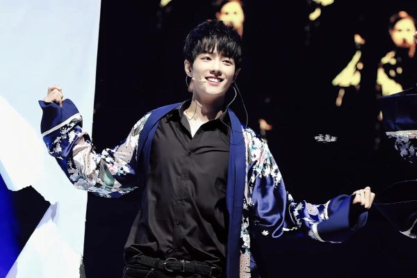 虾爬子肖战是什么梗_肖战虾爬子事件始末-第1张图片-山城妙识