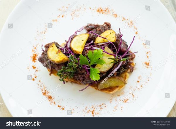 how_to_cook_potato_braised_pork_in_english-第1张图片-山城妙识