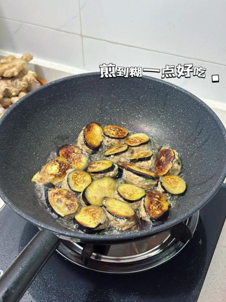 茄盒不放肉怎么做_素茄盒做法窍门-第1张图片-山城妙识