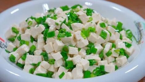 小葱拌豆腐怎么做_凉拌小葱拌豆腐的做法-第1张图片-山城妙识 小葱拌豆腐怎么做_凉拌小葱拌豆腐的做法-第1张图片-山城妙识