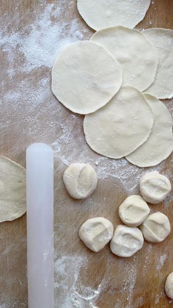 饺子皮怎么做_饺子皮怎么擀不裂-第1张图片-山城妙识