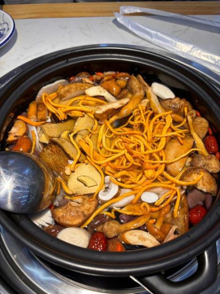 火锅菌汤锅底怎么做_菌汤锅底需要哪些菌类-第1张图片-山城妙识