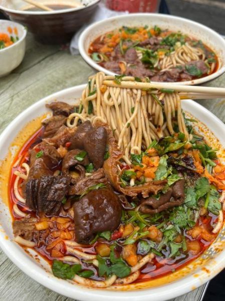 牛杂面高清图片怎么拍_牛杂面高清图拍摄技巧-第1张图片-山城妙识