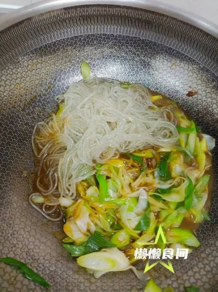 鸡蛋炖粉条怎么做_鸡蛋炖粉条的家常做法-第2张图片-山城妙识