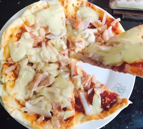 不用烤箱做披萨最简单做法_平底锅披萨怎么做-第1张图片-山城妙识