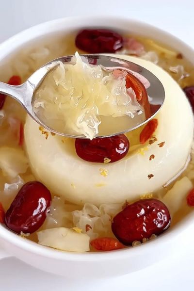 冰糖炖银耳的功效与作用_适合什么人吃-第2张图片-山城妙识