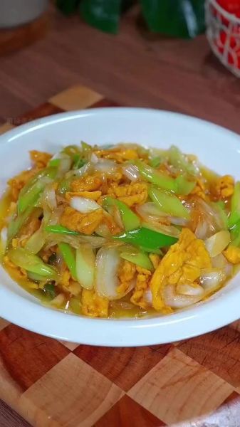 大葱炒鸡蛋热量是多少_减肥能吃吗-第1张图片-山城妙识 大葱炒鸡蛋热量是多少_减肥能吃吗-第1张图片-山城妙识