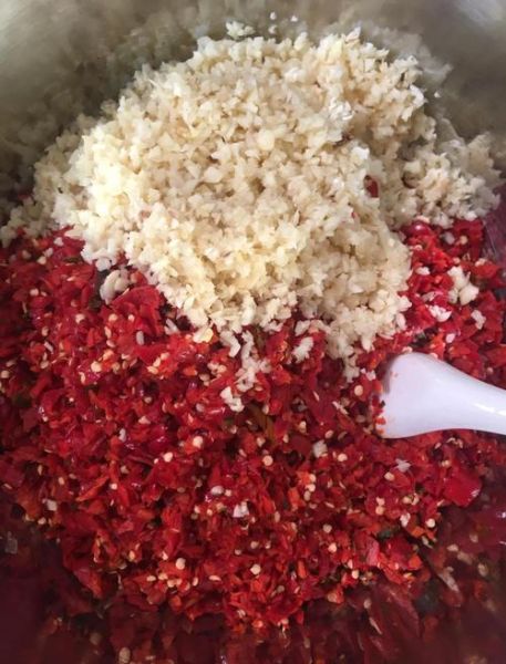 自制剁辣椒的家常做法_怎么保存不霉变-第3张图片-山城妙识 自制剁辣椒的家常做法_怎么保存不霉变-第3张图片-山城妙识