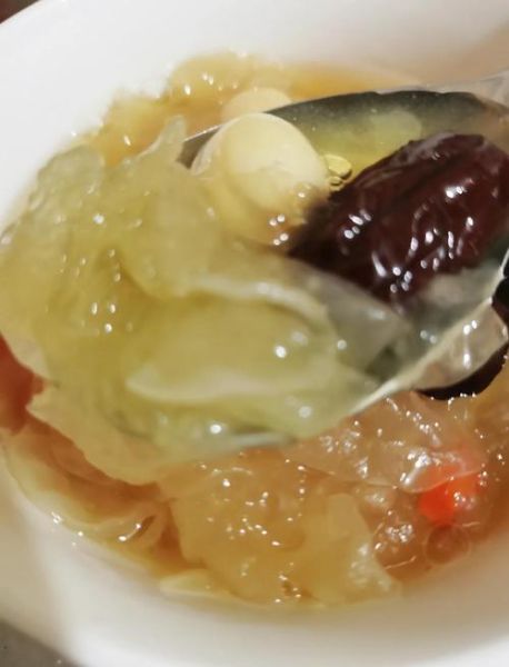 银耳莲子汤怎么熬出胶质_银耳莲子汤的正确做法窍门-第1张图片-山城妙识