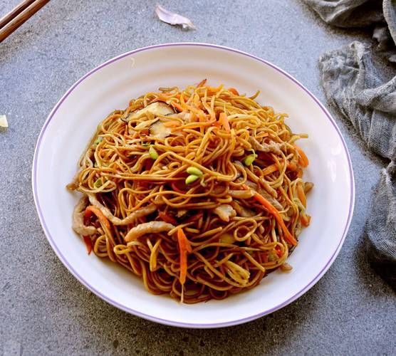 肉丝炒面条怎么炒不粘锅_肉丝炒面条用什么面条-第3张图片-山城妙识