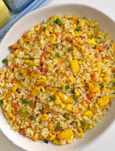 火腿蛋炒饭怎么做_火腿蛋炒饭热量高吗-第2张图片-山城妙识