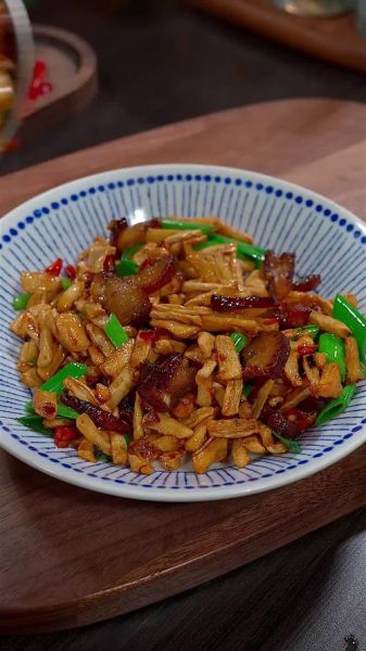 腊肉香干怎么炒好吃_腊肉香干的家常做法-第2张图片-山城妙识 腊肉香干怎么炒好吃_腊肉香干的家常做法-第2张图片-山城妙识