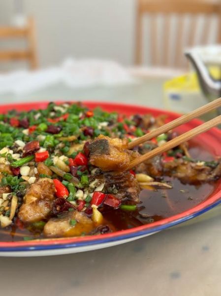 鲢鱼怎么做好吃_鲢鱼最好吃的家常做法-第1张图片-山城妙识