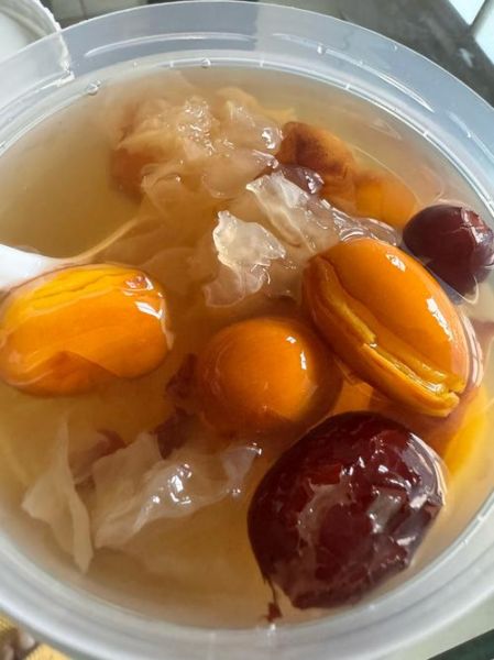 凤眼果煲汤有什么功效_凤眼果煲汤适合什么人喝-第1张图片-山城妙识 凤眼果煲汤有什么功效_凤眼果煲汤适合什么人喝-第1张图片-山城妙识