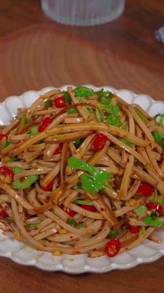 鸡蛋干怎么做好吃凉拌_鸡蛋干凉拌要不要焯水-第1张图片-山城妙识 鸡蛋干怎么做好吃凉拌_鸡蛋干凉拌要不要焯水-第1张图片-山城妙识