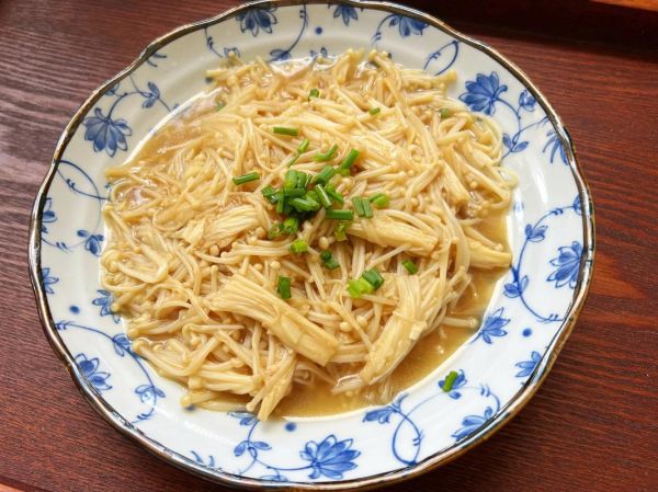 怎样炒金针菇最好吃_金针菇怎么炒才脆嫩-第1张图片-山城妙识 怎样炒金针菇最好吃_金针菇怎么炒才脆嫩-第1张图片-山城妙识