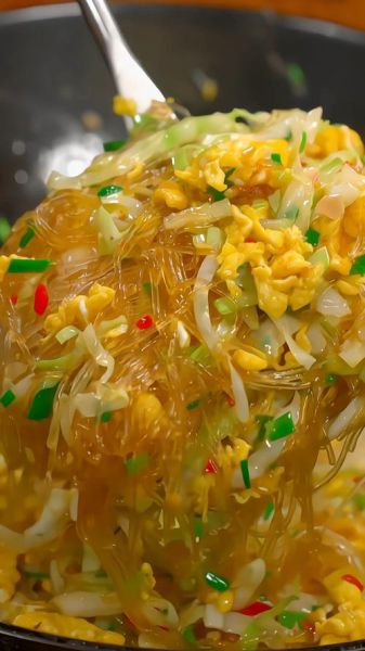 洋白菜炒粉丝鸡蛋怎么做_洋白菜炒粉丝鸡蛋热量高吗-第2张图片-山城妙识 洋白菜炒粉丝鸡蛋怎么做_洋白菜炒粉丝鸡蛋热量高吗-第2张图片-山城妙识