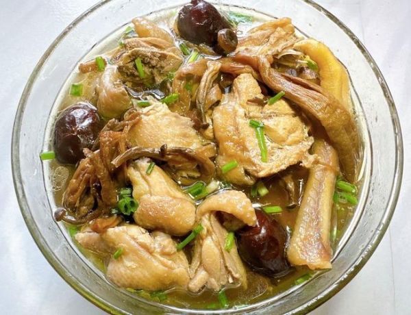 鸡肉菌汤怎么炖好喝_鸡肉菌汤的家常做法-第1张图片-山城妙识