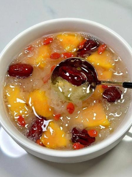 木瓜银耳汤的功效与禁忌_怎么做才最润肺-第3张图片-山城妙识 木瓜银耳汤的功效与禁忌_怎么做才最润肺-第3张图片-山城妙识