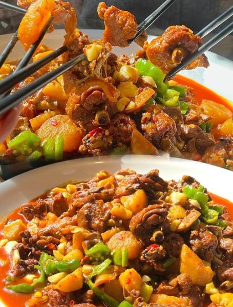 大盘鸡怎么做才正宗_大盘鸡的做法大全视频播放-第3张图片-山城妙识