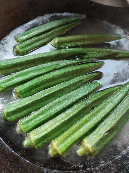 秋葵凉拌怎么做_秋葵凉拌需要焯水吗-第2张图片-山城妙识