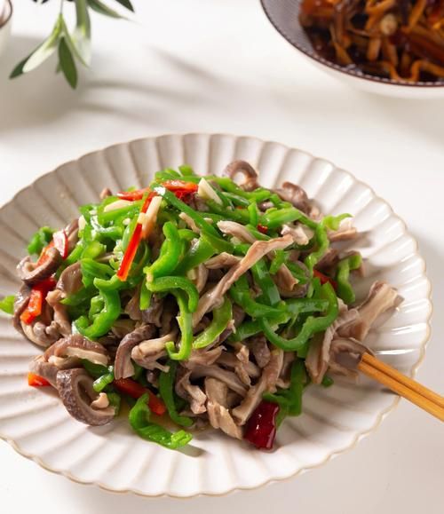 猪肚炒青椒怎么做_猪肚炒青椒需要焯水吗-第2张图片-山城妙识 猪肚炒青椒怎么做_猪肚炒青椒需要焯水吗-第2张图片-山城妙识