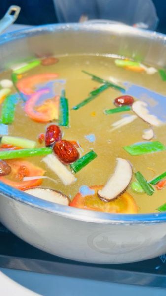 养生滋补清汤火锅锅底怎么做_清汤火锅锅底有哪些药材-第2张图片-山城妙识 养生滋补清汤火锅锅底怎么做_清汤火锅锅底有哪些药材-第2张图片-山城妙识