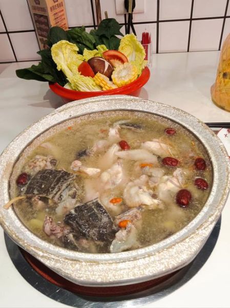 甲鱼和什么炖汤比较好_甲鱼炖汤最佳搭配食材-第2张图片-山城妙识 甲鱼和什么炖汤比较好_甲鱼炖汤最佳搭配食材-第2张图片-山城妙识