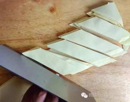 干豆腐怎么切成菱形_干豆腐菱形切法技巧-第1张图片-山城妙识