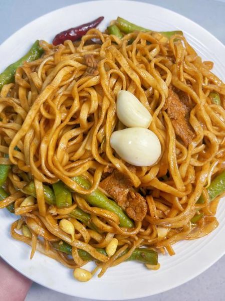 家常豆角焖面怎么做_豆角焖面不坨不粘锅技巧-第2张图片-山城妙识 家常豆角焖面怎么做_豆角焖面不坨不粘锅技巧-第2张图片-山城妙识