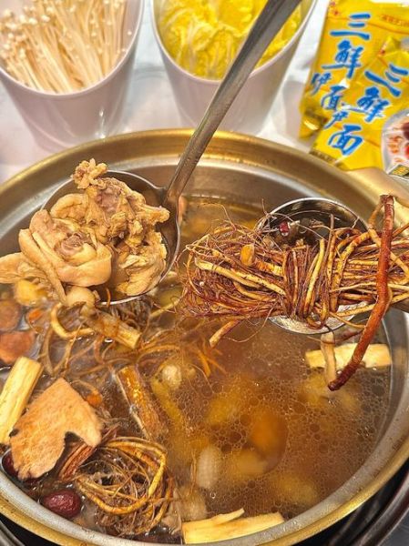 五指毛桃煲汤最佳搭配_五指毛桃和什么一起煲最祛湿-第3张图片-山城妙识 五指毛桃煲汤最佳搭配_五指毛桃和什么一起煲最祛湿-第3张图片-山城妙识