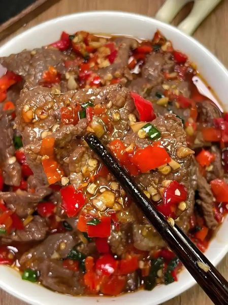 剁椒牛肉拌饭怎么做_剁椒牛肉拌饭热量高吗-第2张图片-山城妙识 剁椒牛肉拌饭怎么做_剁椒牛肉拌饭热量高吗-第2张图片-山城妙识