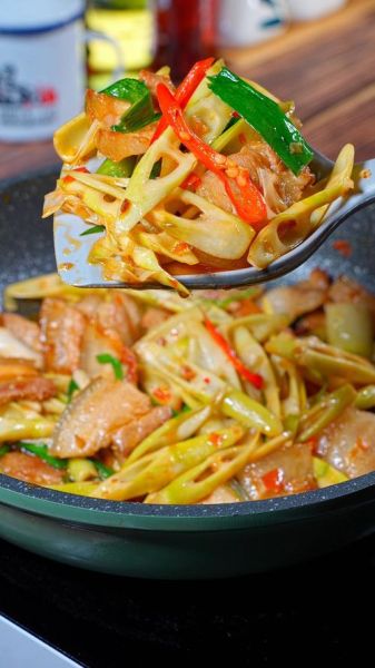 鲜冬笋炒肉片怎么做_鲜冬笋炒肉片的家常做法-第3张图片-山城妙识 鲜冬笋炒肉片怎么做_鲜冬笋炒肉片的家常做法-第3张图片-山城妙识