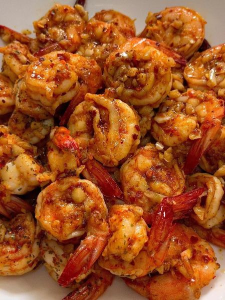 蒜香虾仁怎么做_蒜香虾仁需要焯水吗-第1张图片-山城妙识 蒜香虾仁怎么做_蒜香虾仁需要焯水吗-第1张图片-山城妙识