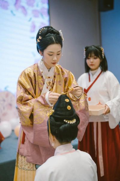 及笄是什么意思_及笄年龄是多少岁-第1张图片-山城妙识 及笄是什么意思_及笄年龄是多少岁-第1张图片-山城妙识