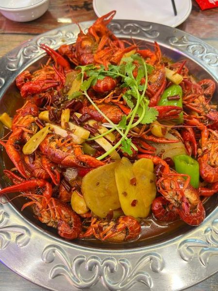 吃麻辣小龙虾的危害有哪些_吃麻辣小龙虾会胖吗-第1张图片-山城妙识 吃麻辣小龙虾的危害有哪些_吃麻辣小龙虾会胖吗-第1张图片-山城妙识