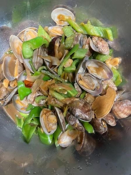 辣椒炒花蛤肉怎么做_花蛤肉去沙技巧-第3张图片-山城妙识 辣椒炒花蛤肉怎么做_花蛤肉去沙技巧-第3张图片-山城妙识