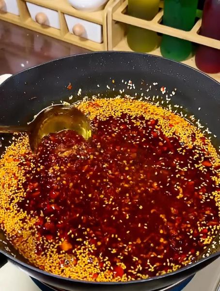 炒辣椒油怎么做好吃_辣椒油怎么做又香又辣-第2张图片-山城妙识