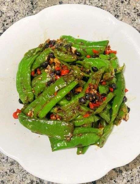 虎皮青椒怎么做_虎皮椒的家常做法-第2张图片-山城妙识