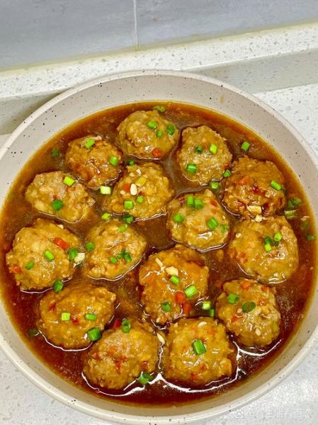 红烧狮子头属于什么菜系_正宗做法-第3张图片-山城妙识 红烧狮子头属于什么菜系_正宗做法-第3张图片-山城妙识