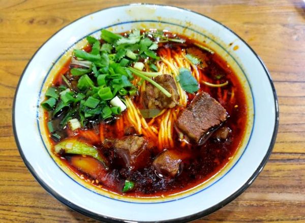 红烧牛肉面图片真实_如何辨别真假-第1张图片-山城妙识 红烧牛肉面图片真实_如何辨别真假-第1张图片-山城妙识