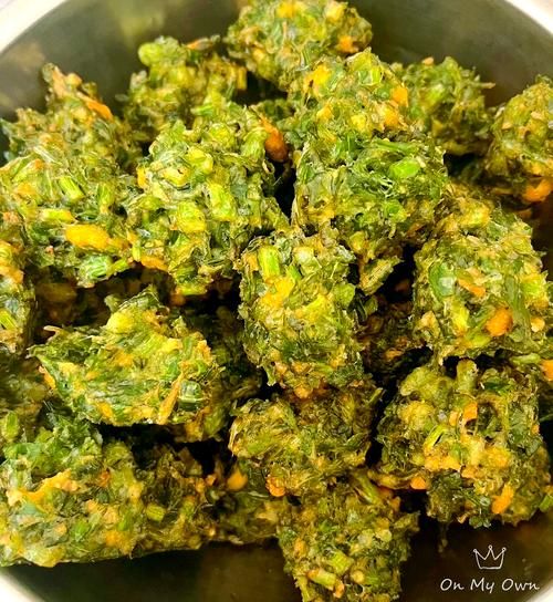 茼蒿丸子怎么做_茼蒿丸子不软塌的秘诀-第1张图片-山城妙识 茼蒿丸子怎么做_茼蒿丸子不软塌的秘诀-第1张图片-山城妙识