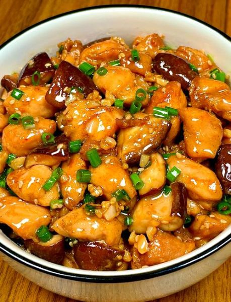 香菇鸡怎么做_香菇鸡需要焯水吗-第1张图片-山城妙识 香菇鸡怎么做_香菇鸡需要焯水吗-第1张图片-山城妙识