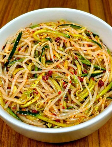 凉拌黄豆芽怎么做好吃_凉拌黄豆芽要不要焯水-第1张图片-山城妙识 凉拌黄豆芽怎么做好吃_凉拌黄豆芽要不要焯水-第1张图片-山城妙识