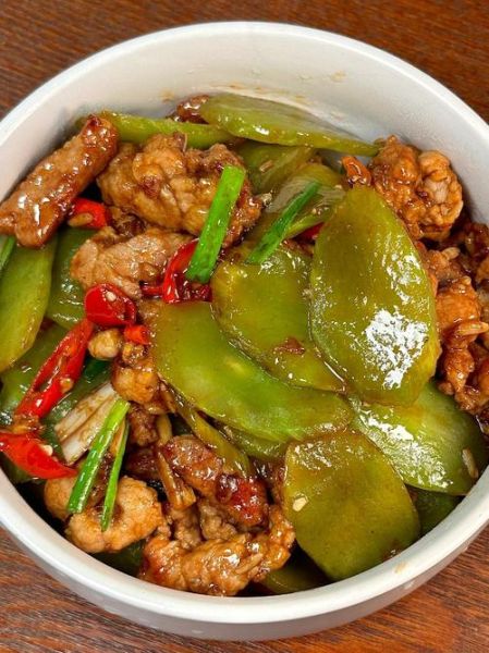 莴苣炒肉怎么炒好吃_莴苣炒肉家常做法-第1张图片-山城妙识 莴苣炒肉怎么炒好吃_莴苣炒肉家常做法-第1张图片-山城妙识