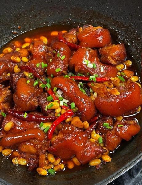 黄豆炖猪脚最简单的家常做法_黄豆炖猪脚要焯水吗-第2张图片-山城妙识 黄豆炖猪脚最简单的家常做法_黄豆炖猪脚要焯水吗-第2张图片-山城妙识